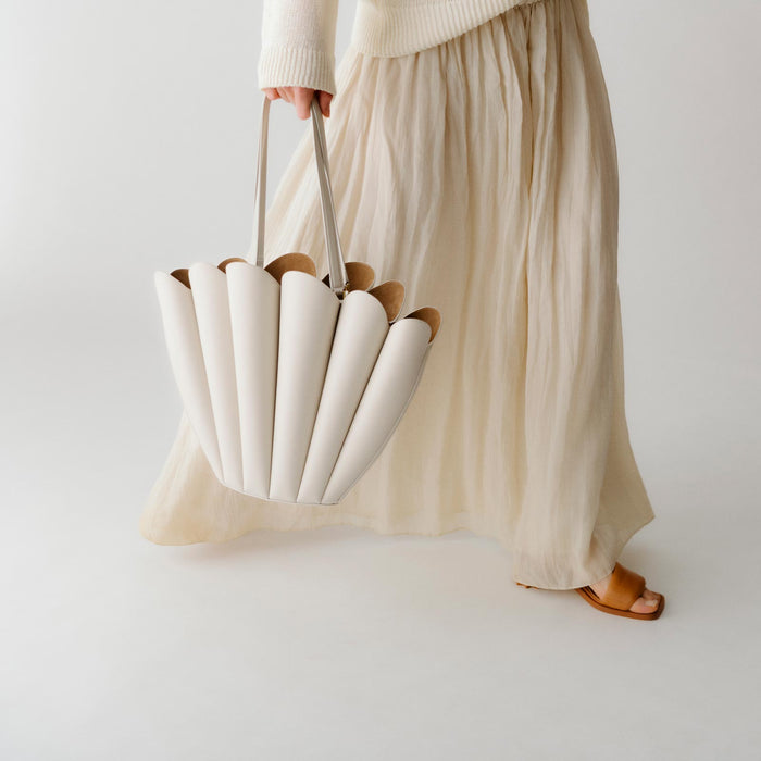 Seashell Tote - Dove