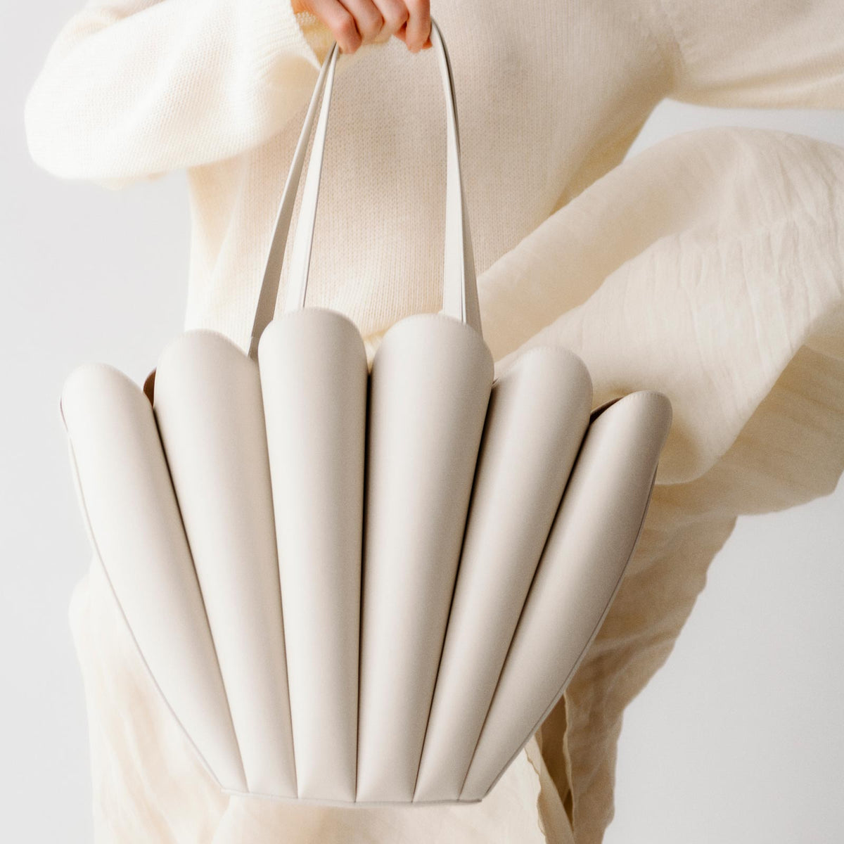 Seashell Tote - Dove